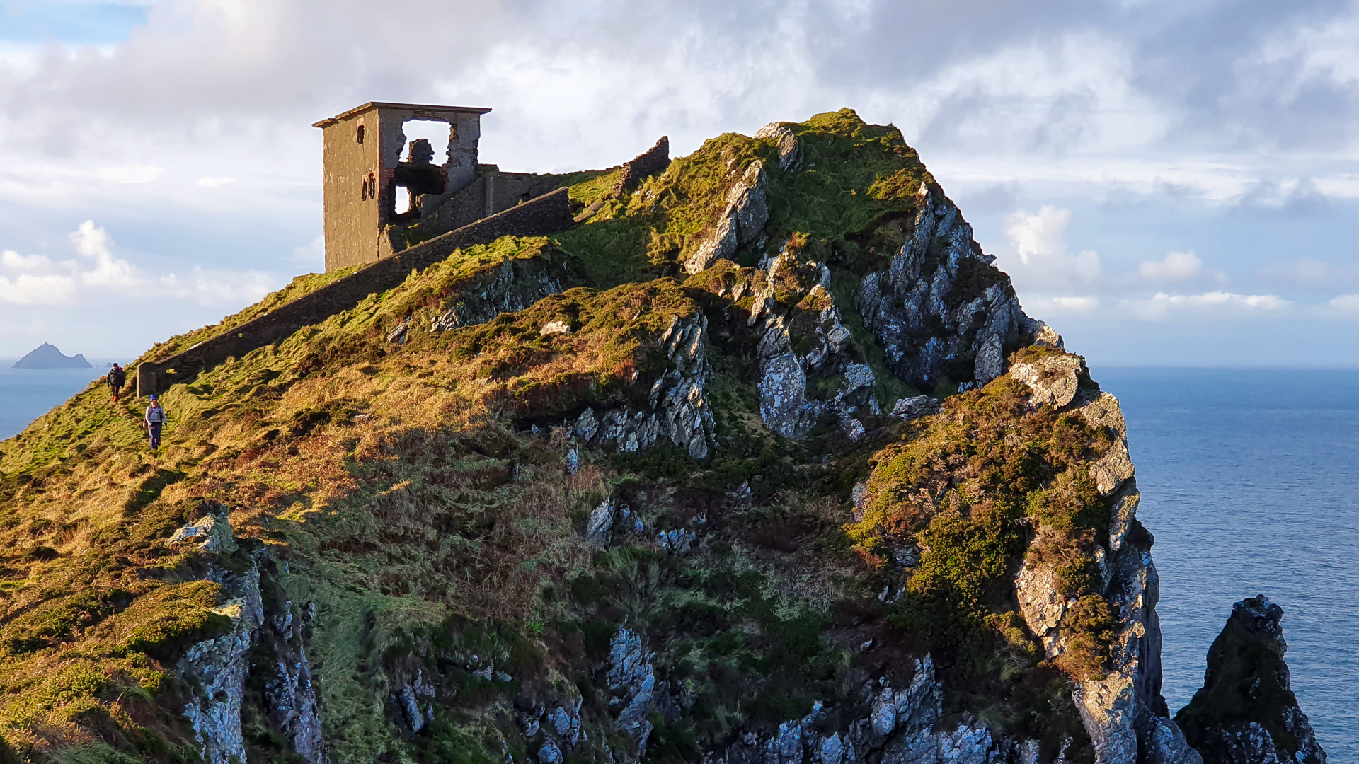 An Triúr Deirféar (The Three Sisters) - Dingle Hillwalking Club